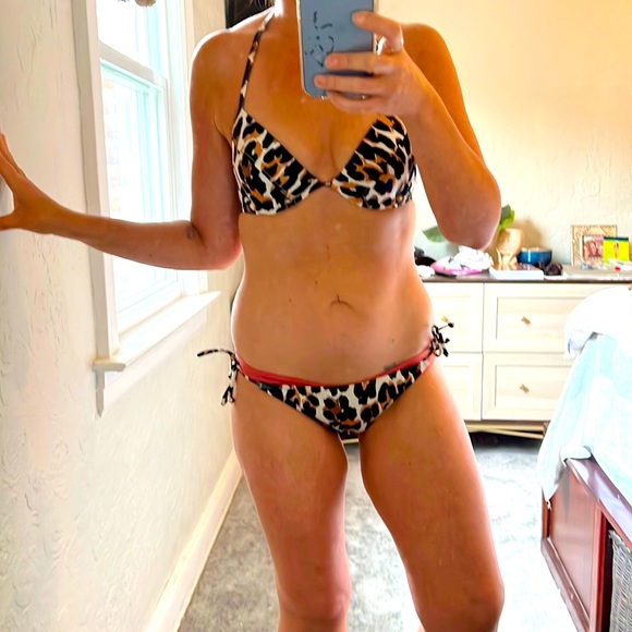 Victorias Secret Swim Bnwot Victorias Secret Cheetah Bikini 34bm